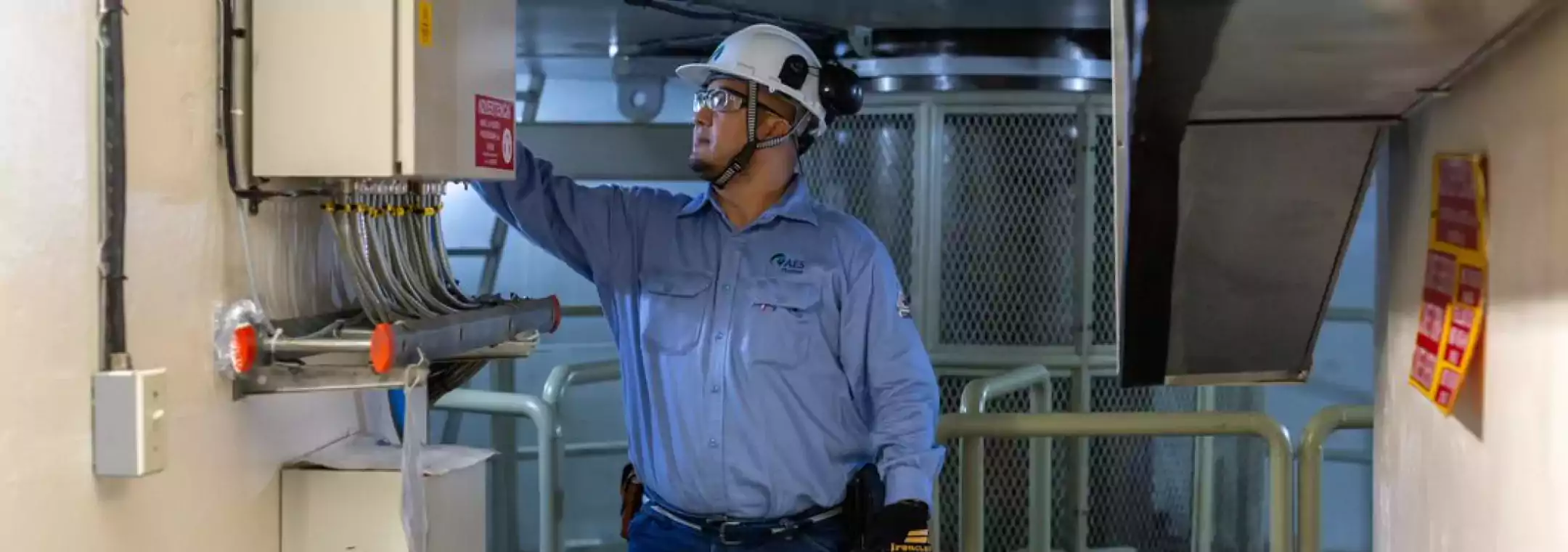5B and AES unfold the power of solar energy | AES Dominicana
